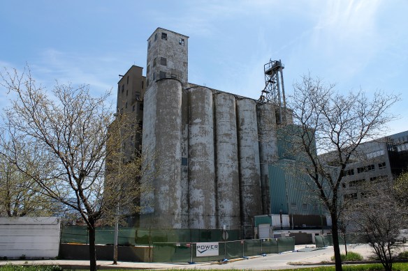 More photos, less silo, at the ADM demolition | Building Up Chicago