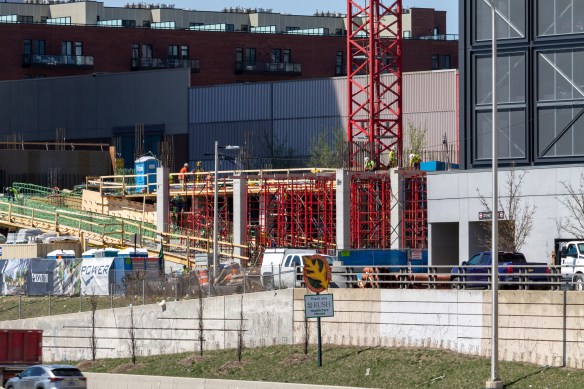 Coppia apartment building is beginning to rise at 1101 West Van Buren ...